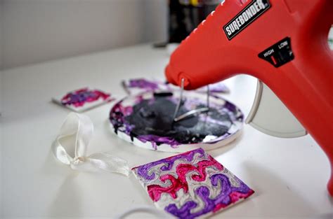 The Mischievous Mommy DIY Mini Canvas Ornament Tutorial