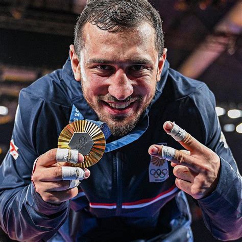 🇬🇪 ქართველი მებრძოლები მერაბ დვალიშვილის მხარდასაჭერად მივიდნენ 🦾 ჩემპიონის ბრძოლის დრო