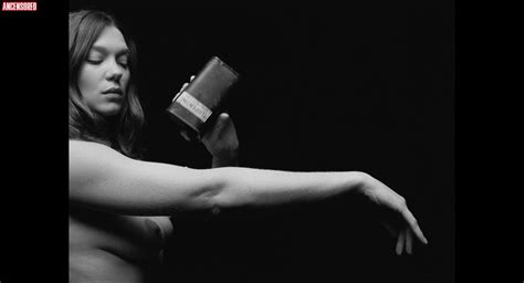 Naked Léa Seydoux in The French Dispatch