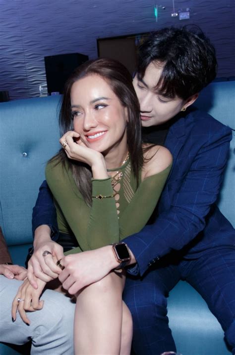 Photo Gallery ลือเตียงหัก กระต่าย แม็กซิม ตะลอนบาร์โฮส เอออินฟินิตี้ เผยผู้หญิงก็มีสิทธิ์