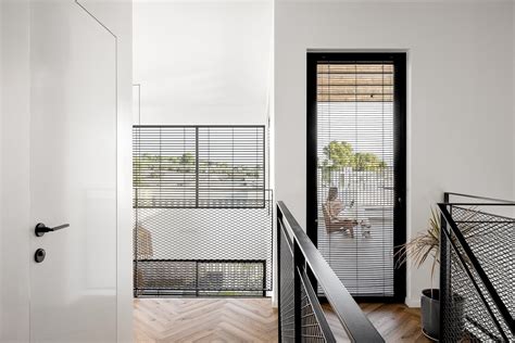 ‎רותם שייקר I אדריכלות ועיצוב פנים‎ ‎שתי קומות מחוברות לבית אחד הגלריה מהקומה השניה פתוחה