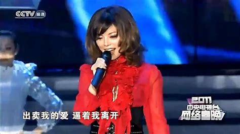 慕容晓晓演唱《爱情买卖》还是熟悉的味道，原唱现场演绎真好听！音乐流行乐好看视频