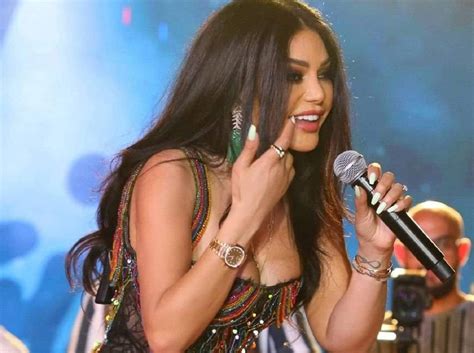 بالفيديو هيفاء وهبي بجمبسوت من الورود في الساحل الشمالي هذا ما