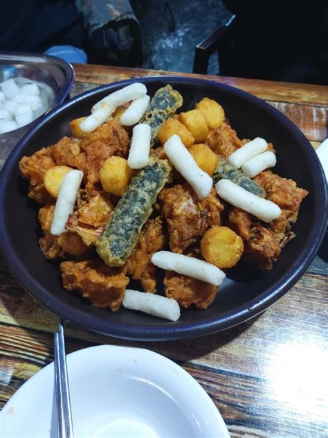 광주에서 파는 김치통닭 유머 재미 감동 네모판