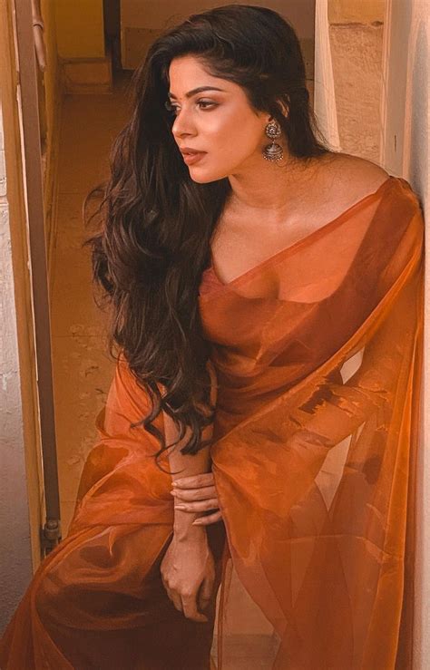 Divya Bharthi Rfaptodesiactress