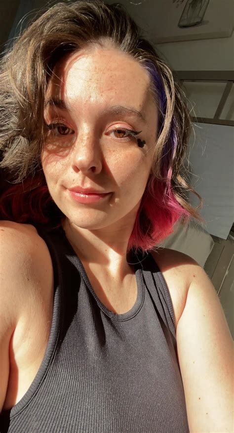 Sun Kissed 😘 Scrolller