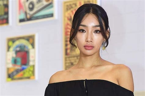 Moon Ga Bi Reveals Secret Pregnancy Announces Retirement From
