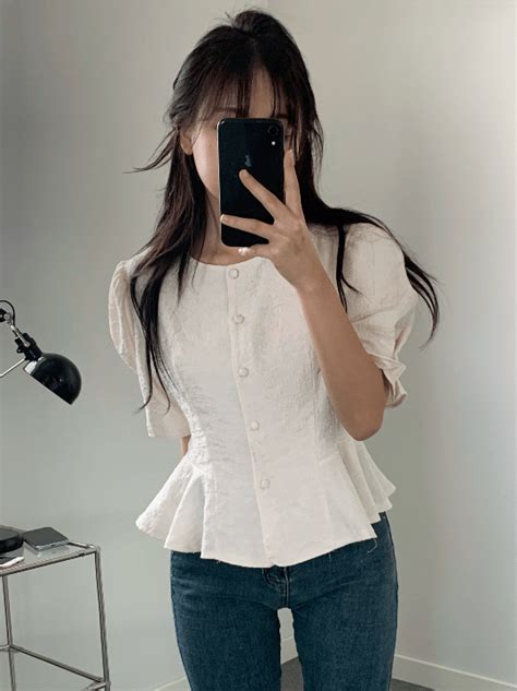 [🔥핫세일🔥 여리핏] 🌹고급스러운 무드 L 퍼프 콩단추 핀턱 디테일 여름 반팔 블라우스 에이블리