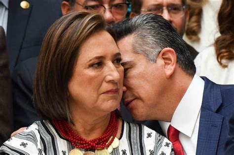 Amlo Se Burla De Foto De Xóchitl Gálvez Y “alito” Moreno “¡ay Ay Ay