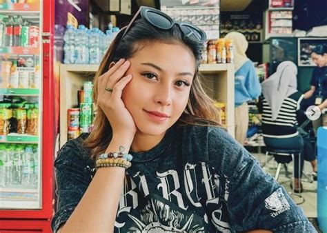 Duit Rp 400 Juta Ditilap Karyawan Awkarin Rezeki Gue Dibersihkan