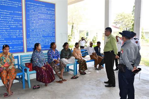 မုံရွာခရိုင်စီမံအုပ်ချုပ်ရေးအဖွဲ့ ဥက္ကဋ္ဌ ဦးဇော်တင်မိုး မုံရွာမြို့နယ် မြေပြင်ကွင်းဆင်းစိစစ်ပြီး