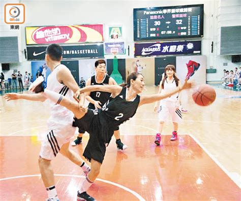 梁靖琪飛撲救波落地兩腳朝天 東方日報