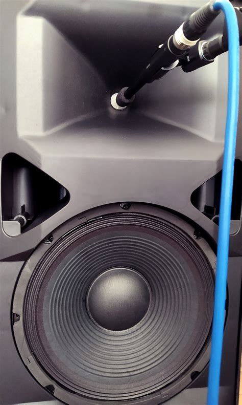 Test: Mackie Thrash212 Aktivlautsprecher - AMAZONA.de