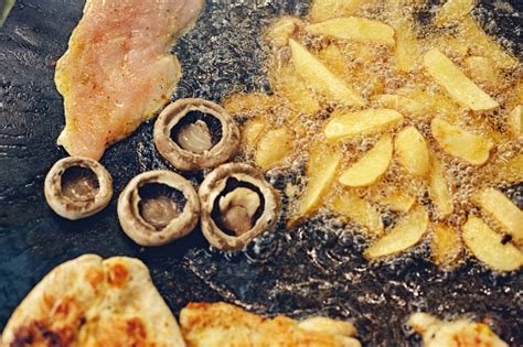 바베 큐 그릴 고기 파티에 대 한 감자의 다양 한 종류의 클로즈업 가까운에 대한 스톡 사진 및 기타 이미지 가까운 감자 요리 개념 Istock