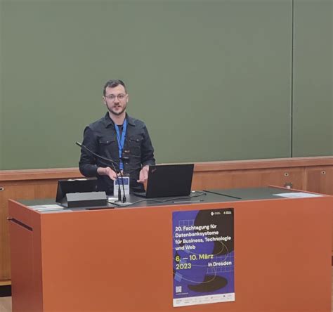 Dennis Treder Tschechlov Medium