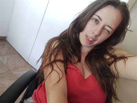 Its A No Makeup Messy Hair Kinda Day 😋 Rselfie
