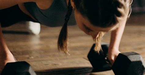 Что такое планка и сколько нужно стоять в планке для достижения ...