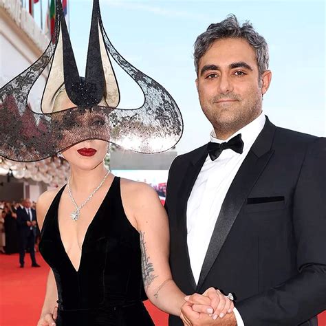 Parece Que El Prometido De Gaga Es Un Tipo Bastante Consideradolady