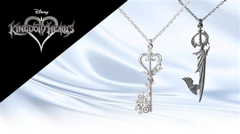 Kingdom Hearts Keyblade Necklace Hot Topic