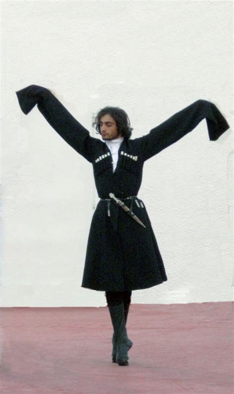 ათენის განათლებისა და კულტურის ცენტრ „კავკასიას“ მთელი კოლექტივი ღრმა