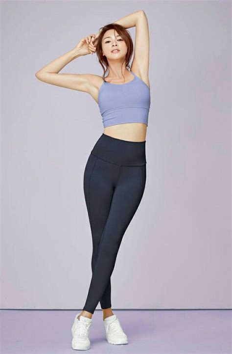 Pin De • Cande • Em 𝙳𝚒𝚋𝚞𝚓𝚘 Em 2024 Referência Corpo Garotas Asiáticas Corpos Femininos