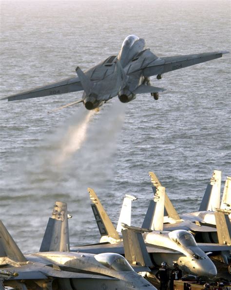 在日米軍司令部 CNFJ による春のF 14トムキャットまつり Togetter トゥギャッター