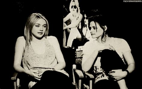 크리스틴 스튜어트가 동료 여배우 대하는법  인스티즈 Instiz 이슈 카테고리