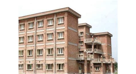 Corps Commander Visits Sbbwu Interacts With Students Urdupoint