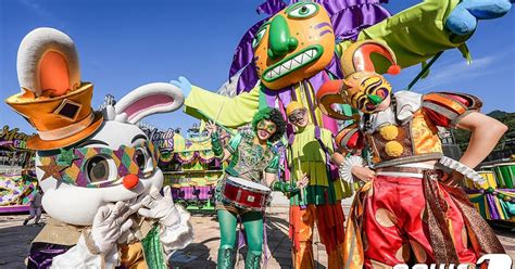 할로윈 축제에 등장한 하회탈