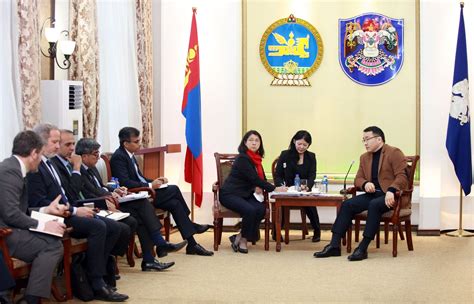 Д Сумъяабазар Төр хувийн хэвшлийн түншлэлийг хөгжүүлэхэд Азийн хөгжлийн банктай хамтрах