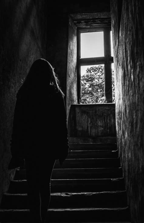20 Gritty Examples Of Noir Photography The Photo Argus