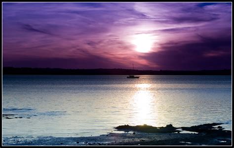 フリー画像 自然風景 海の風景 水平線 地平線 夕日 夕焼け 夕暮れ 紫色 パープル 画像素材なら無料フリー写真素材のフリーフォト