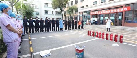能力作风建设年消防演练会报警 会灭火 会逃生 会救护我院开展消防应急演练筑牢安全生命线 于明火 疏散 演练