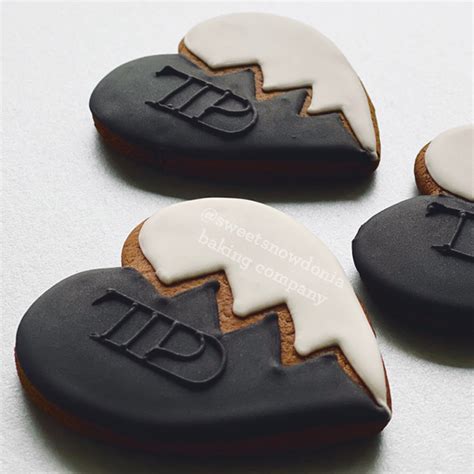 Taylor Swift Eras Biscuits T Box Sweet Snowdonia