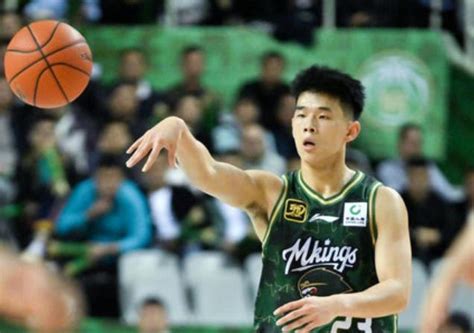 手感冰凉！林葳半场10投2中，三分4中2，得到6分3助攻
