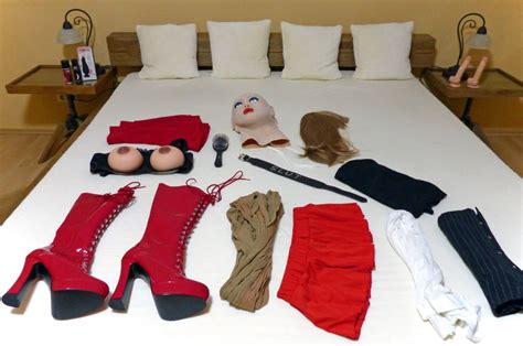 My Red Whore Outfit 25 Pics Xhamster