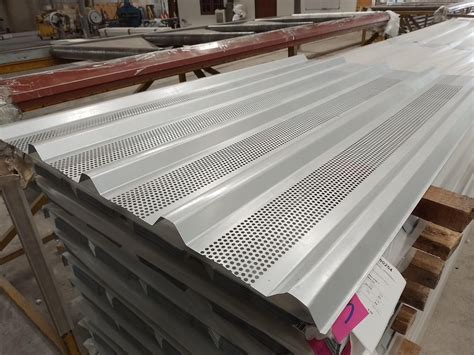 ตะแกรงเจาะรู แผ่นตะแกรง แผ่นเหล็กเจาะรู แผ่นสแตนเลสเจาะรู