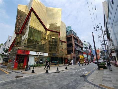 [김경은 여행작가의 서울이야기 강남구③] 압구정 로데오 거리