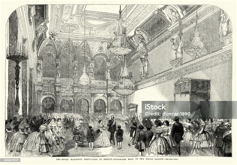 빅토리아의 왕실 결혼 축제 베를린의 로얄 공주와 프레드릭 Iii 화이트 살롱의 폴로나이즈 볼 1850 년대 19 세기 저녁 무도회에 대한 스톡 벡터 아트 및 기타 이미지