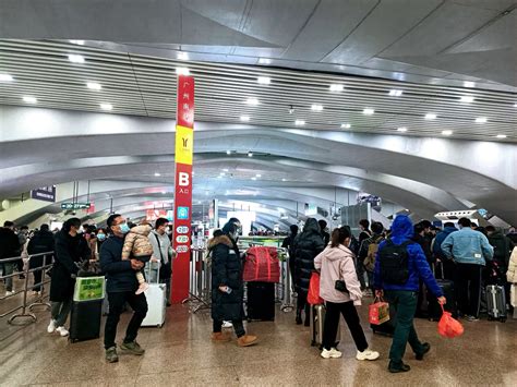 灣區全媒睇 On Twitter 中國春節假期全國國內旅遊出遊308億人次 記者從國家文化和旅遊部數據中心獲悉，今年春節假期全國國內旅遊