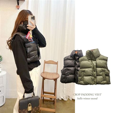 인더헬로우 하이넥 크롭 패딩 조끼