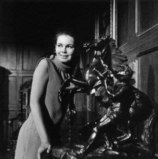 Dark Shadows Victoria Winters Dark Shadows Tv Show Old Tv Shows Shadow