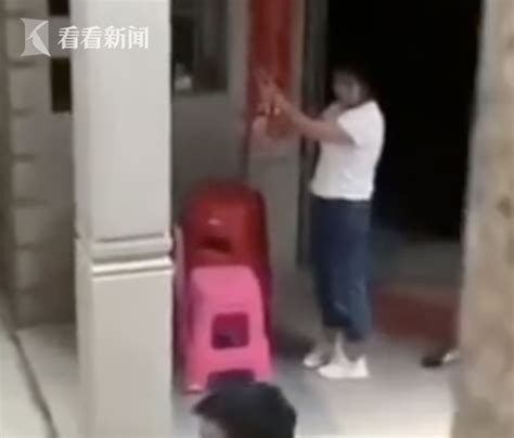 5岁男童疑遭继母虐待致死 生前下跪视频曝光 搜狐大视野 搜狐新闻