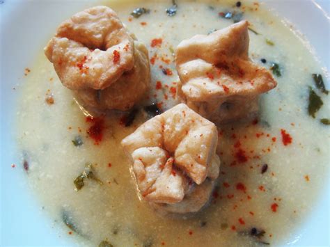Dipa's Daily Dumplings: KADHI KACHORI