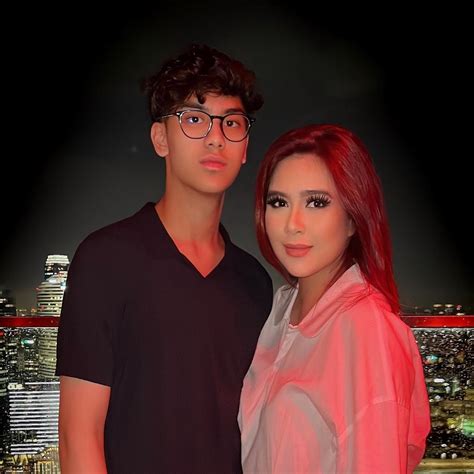 Sama Sama Awet Mudanya Ini 7 Potret Lala Gunawan Istri Gunawan