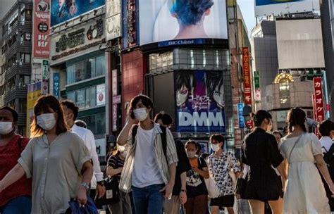 တိုကျိုမှာ ဆယ်ကျော်သက် မိန်းကလေးတစ်ဦးက သေဒဏ်ကျခံချင်လို့ လူနှစ်ယောက်ကို ဓားဖြင့်လိုက်ခုတ