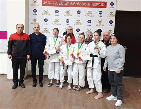 გორელმა ძიუდოისტმა გოგონებმა საქართველოს ჩემპიონატზე 2 ვერცხლის და 3