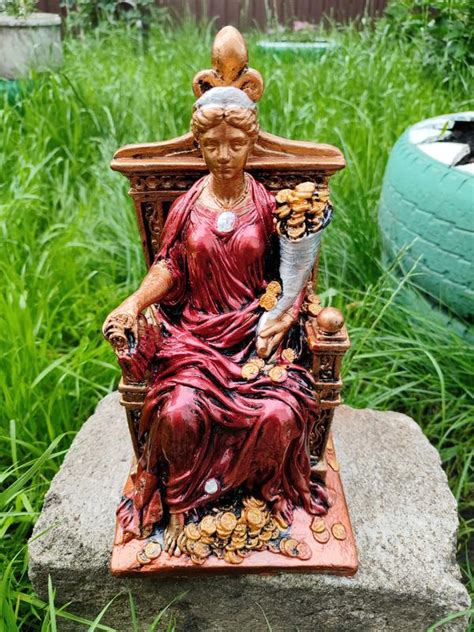 Богиня ріг достатку 26см — ціна 214 грн у каталозі Статуетки Купити товари для дому та побуту за