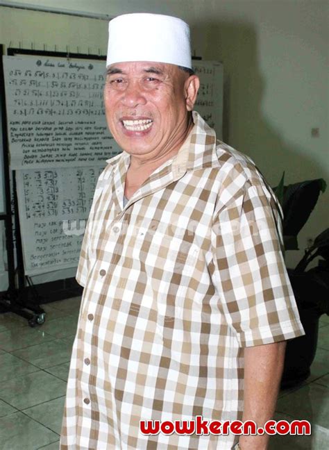 Gambar Foto Latief Sitepu Di Syukuran Sinetron Tukang Bubur Naik Haji Foto 2 Dari 6