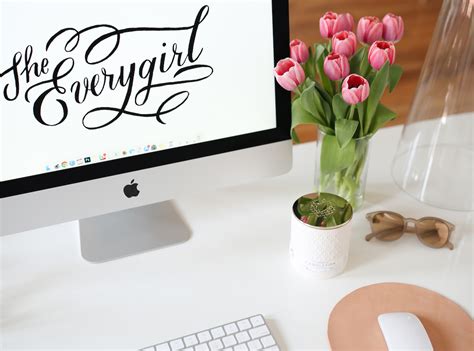 How To Use A Comma The Right And Wrong Way The Everygirl